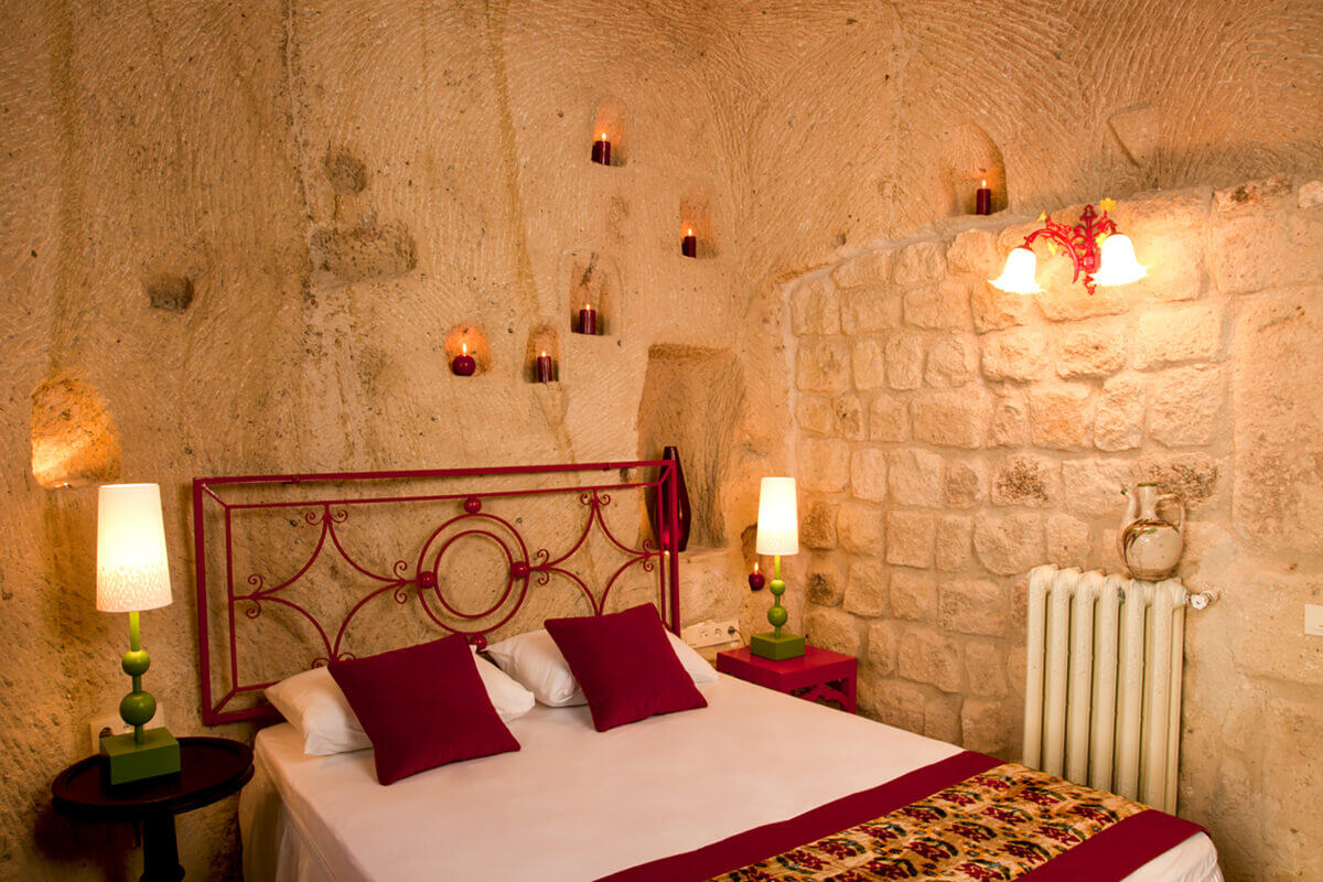 Experience Nature's Warm Embrace in Our Standard Cave Rooms - Hezen ...